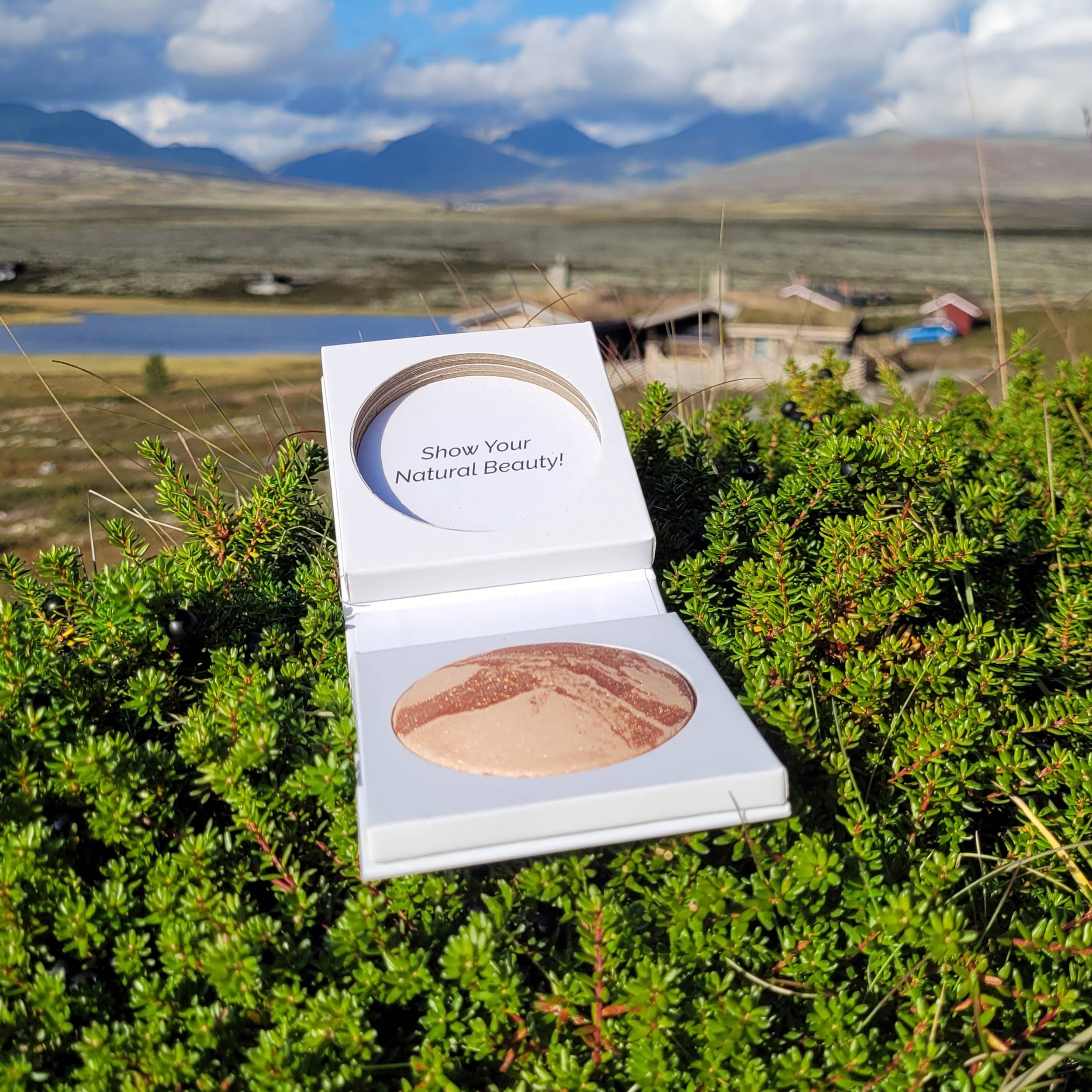Natural Mineral Bronzer | Vegan & Gentle on Skin